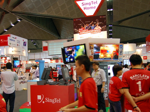 SingTel : PC Show 2010 Coverage - Part 1 - HardwareZone.com.sg