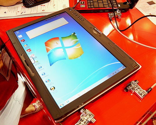 Fujitsu : PC Show 2010 Coverage - Part 1 - HardwareZone.com.sg