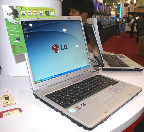 LG's Booth : COMEX 2006 - The Full Coverage - HardwareZone.com.sg