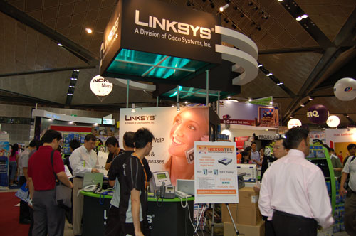 Linksys, Logitech & NEC : PC Show 2006 - HardwareZone.com.sg