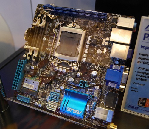 ASUS Booth - New PC Hardware : CES 2011: Show Floor Coverage (Part 3 ...