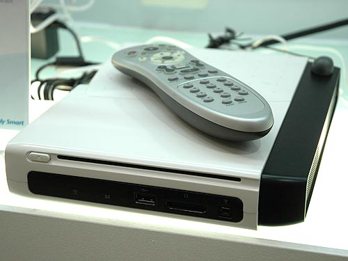 ECS' Booth (Part II) : CeBIT Hannover 2006 (Part 3) - HardwareZone.com.sg