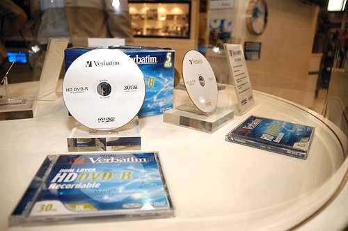 Lite-On goes Both Ways in the Next-Gen Optical Disc Format : IFA Berlin ...
