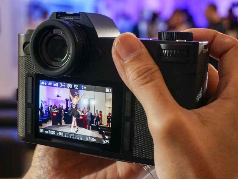 Hands-on with the Leica SL, Leica's new full-frame mirrorless ...