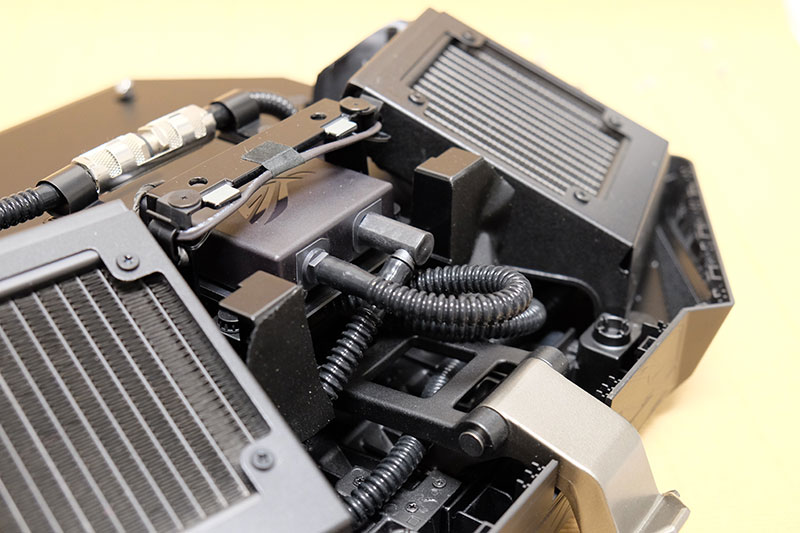 In pictures: What's inside the ASUS ROG GX700 and its ginormous cooling ...