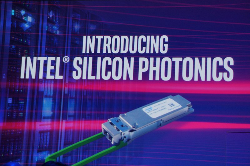 Intel IDF 2016 - Day 2 highlights: Silicon Photonics, Knights Mill Xeon ...