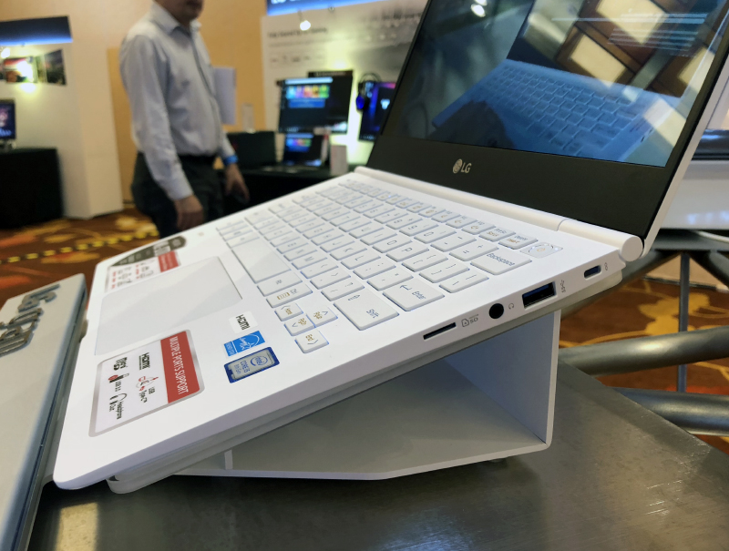 Hands-on with the updated for 2018 LG gram notebooks - HardwareZone.com.sg