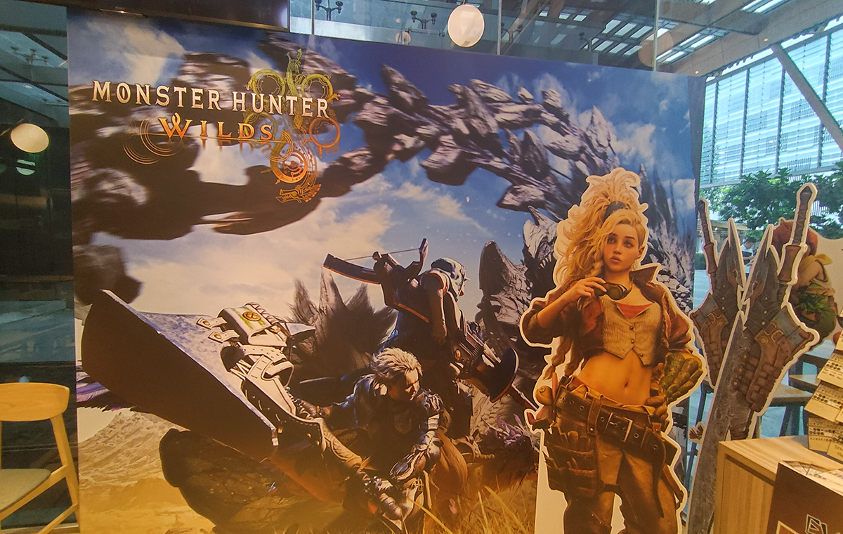 Cafe Photo Hunt and lucky draw : Lunch at Monster Hunter x Japan Rail ...